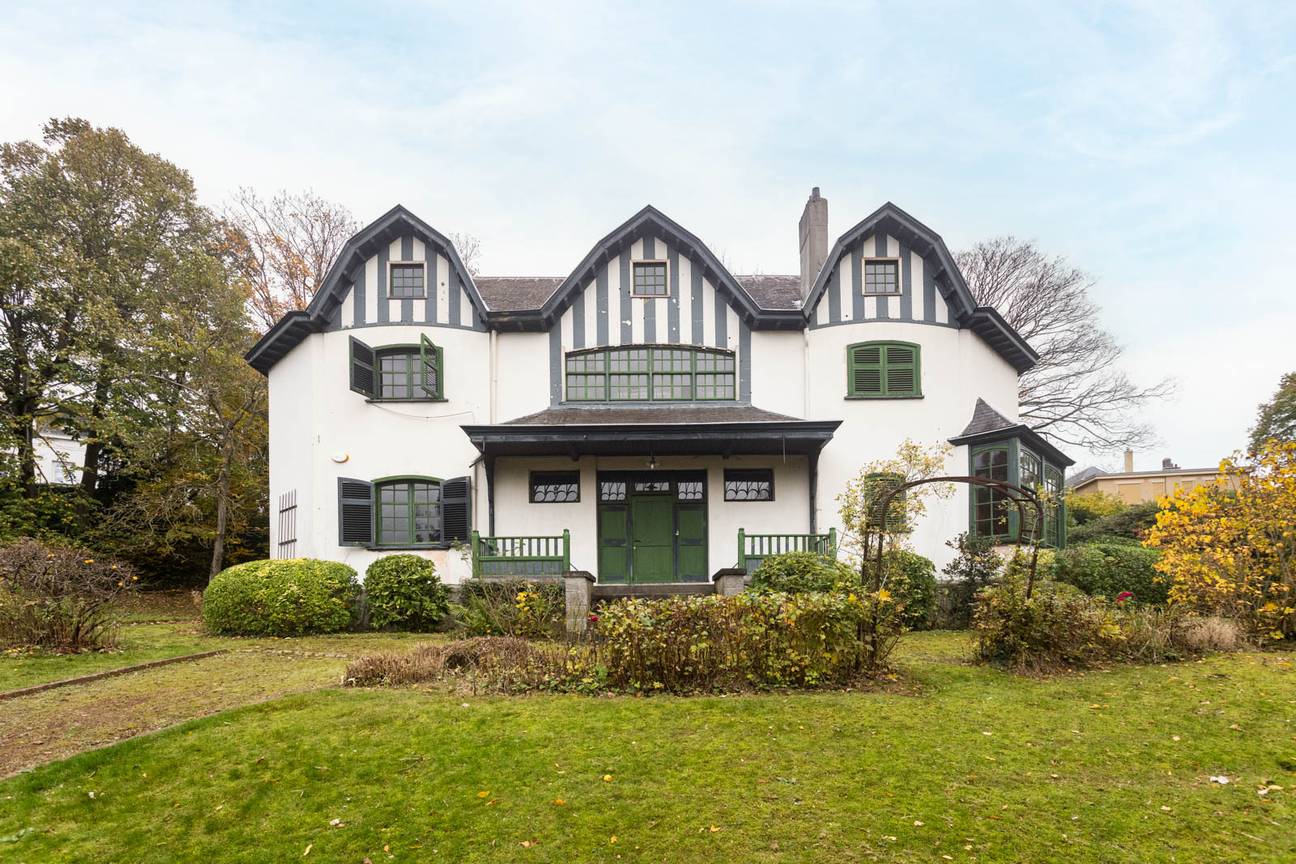 2 miljoen op overschot? De villa van Henry van de Velde staat te koop ...
