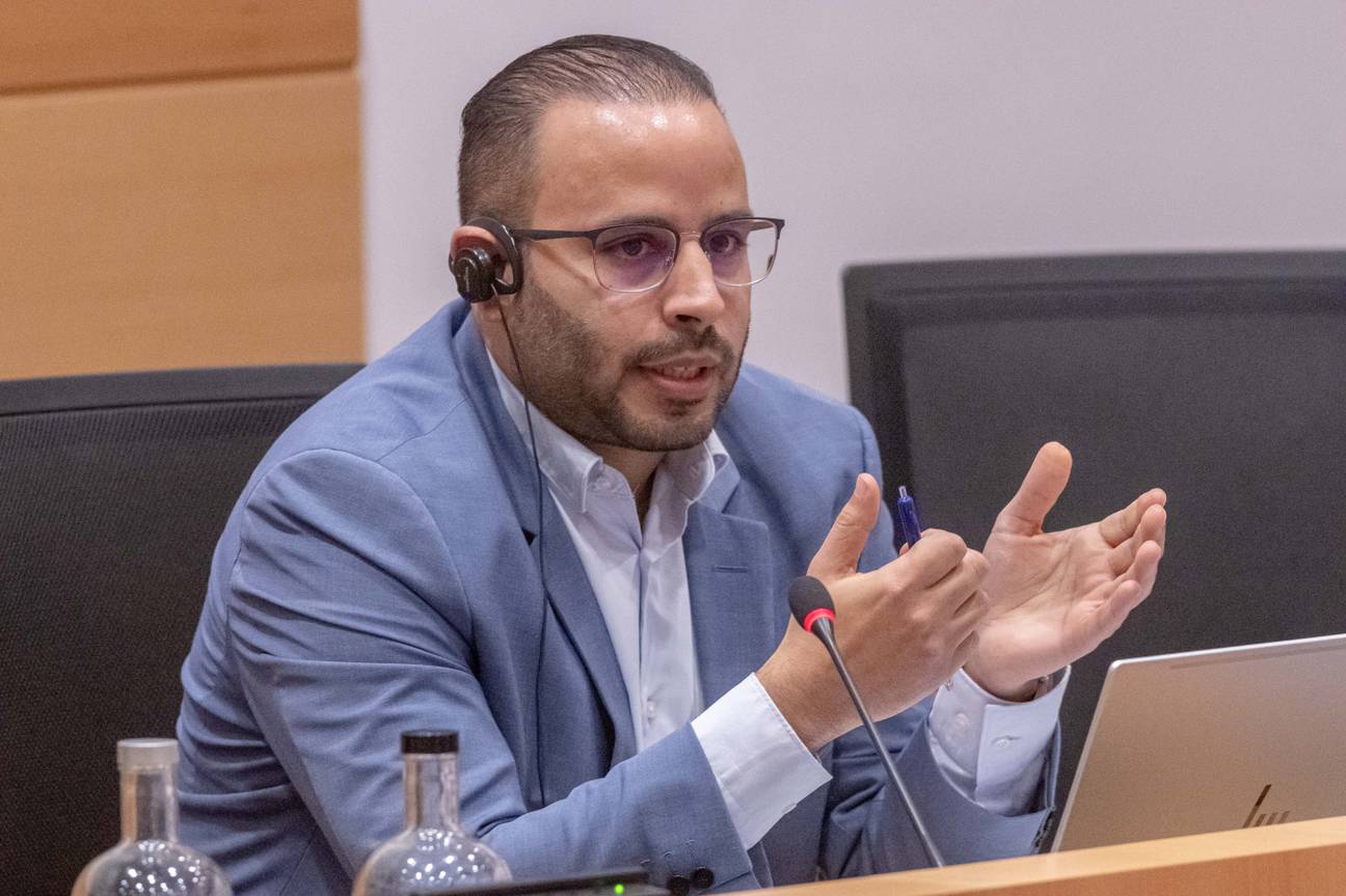 Anders: ‘Mostefa moet stap opzij zetten, raad van bestuur heeft gestemd ...