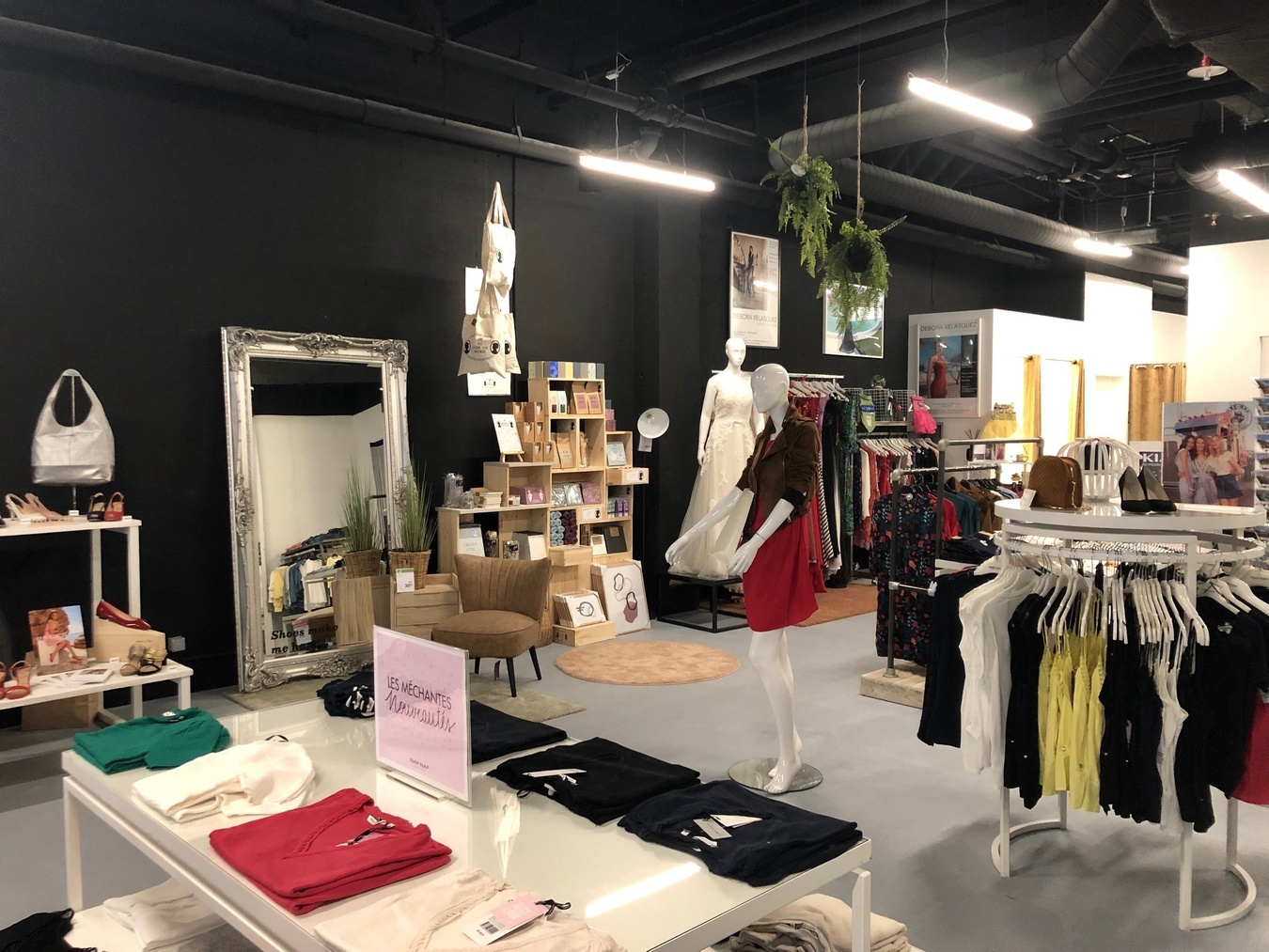 Eerste ‘schoolwinkel’ geopend in City 2 | BRUZZ