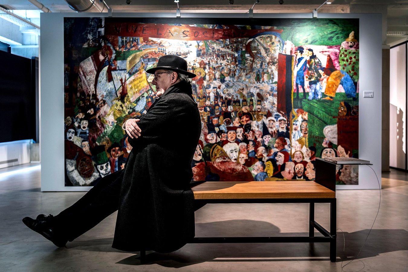 Met Eric Min door de expo ‘James Ensor. Inspired by Brussels' | BRUZZ