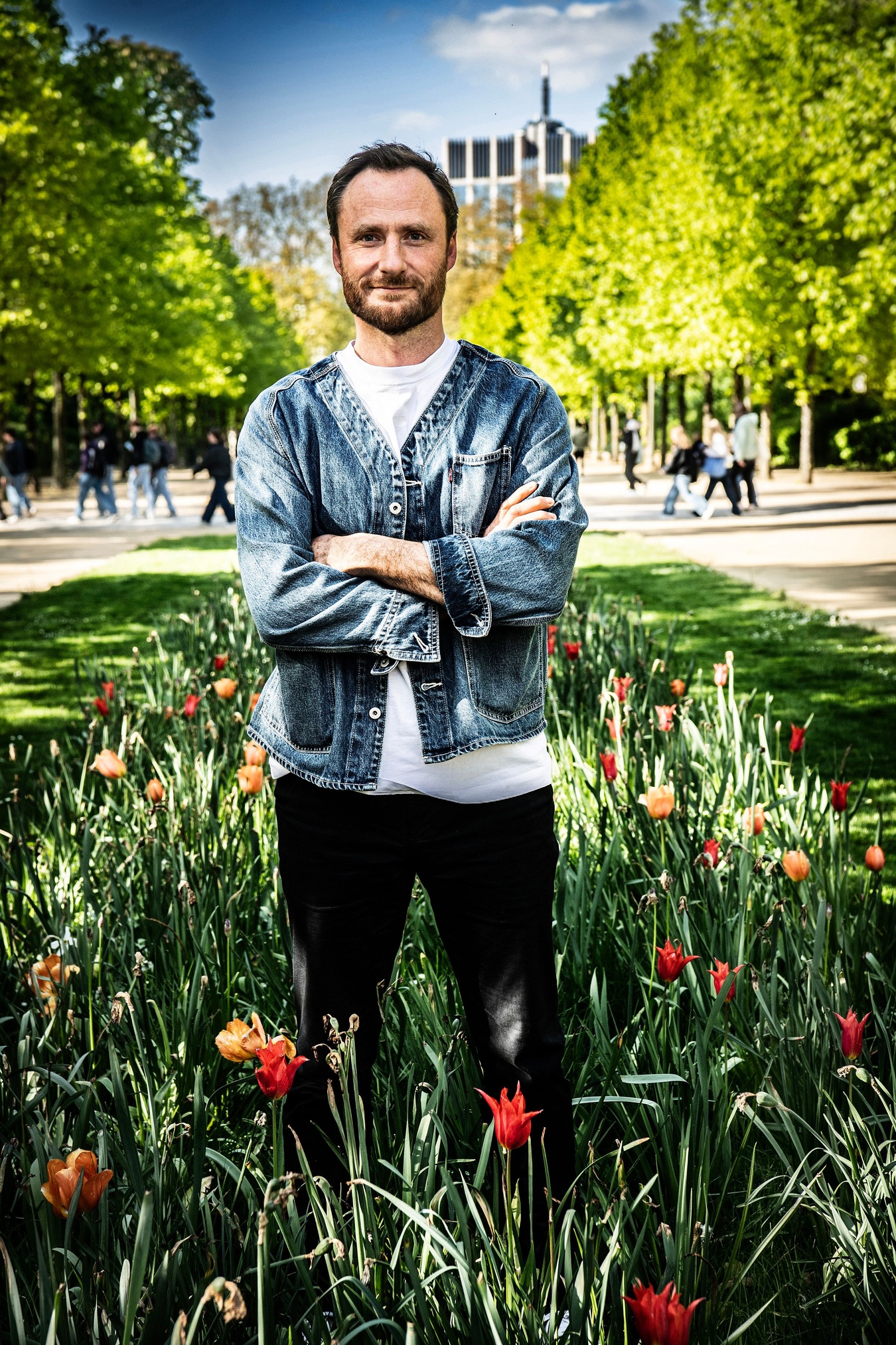 Olivier Vandecasteele: 'Anderen steunen, helpt om het trauma te ...