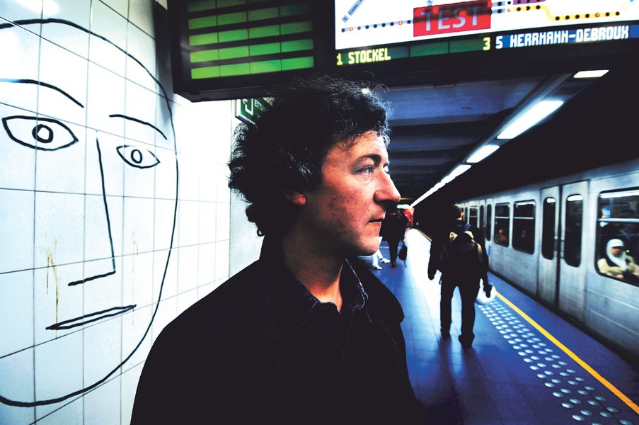 Maalbeek-kunstenaar Benoît van Innis overleden na slepende ziekte | BRUZZ