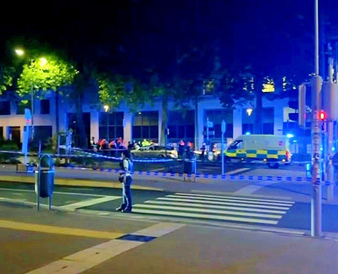 Motorrijder vlucht voor politie en sterft bij aanrijding met voetganger ...