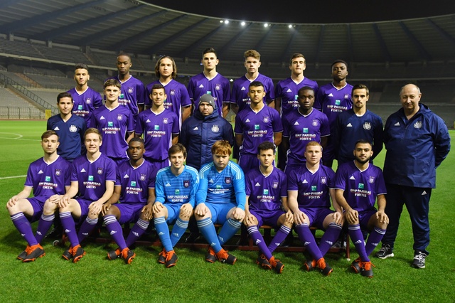 RSC Anderlecht zet honderdtal jeugdspelers op straat | BRUZZ