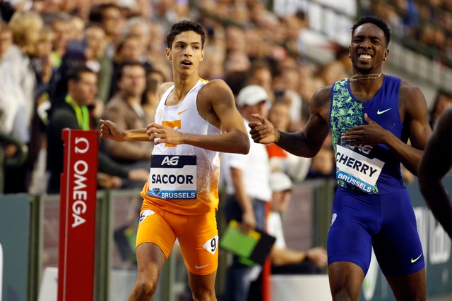 Jonathan Sacoor loopt persoonlijk record op 200 meter | BRUZZ