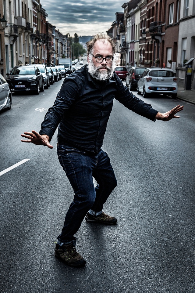 ‘Verlos ons van het kwaad’: Joost Vandecasteele ontketent een ...