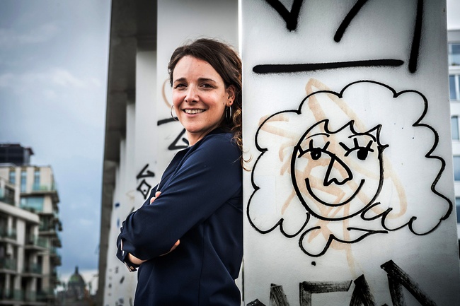 Sofie Peeters schreef over het vrouwenlijf: 'Meisjes aanmoedigen om ...