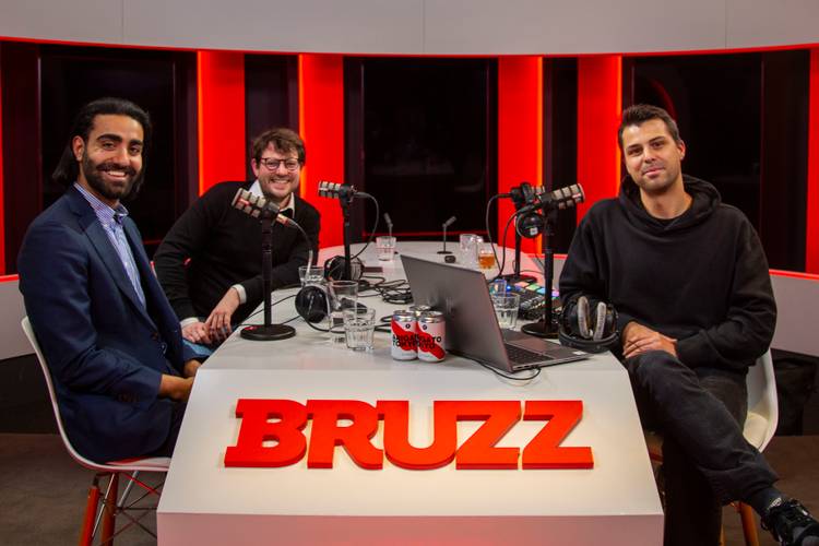 Live radio | BRUZZ