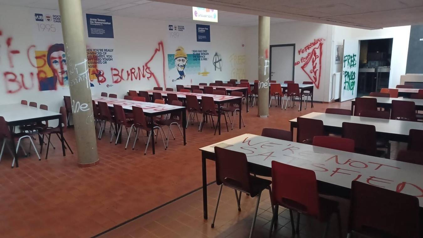 VUB dient klacht in na inbraak restaurant en vandalisme met pro ...