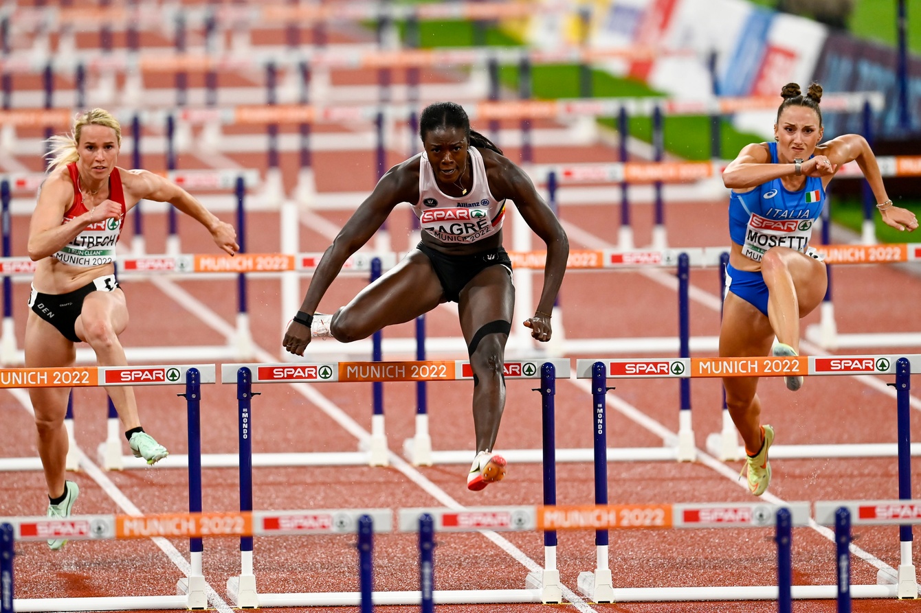Anne Zagré wint haar reeks voor plaats in halve finales 100 meter horden | BRUZZ