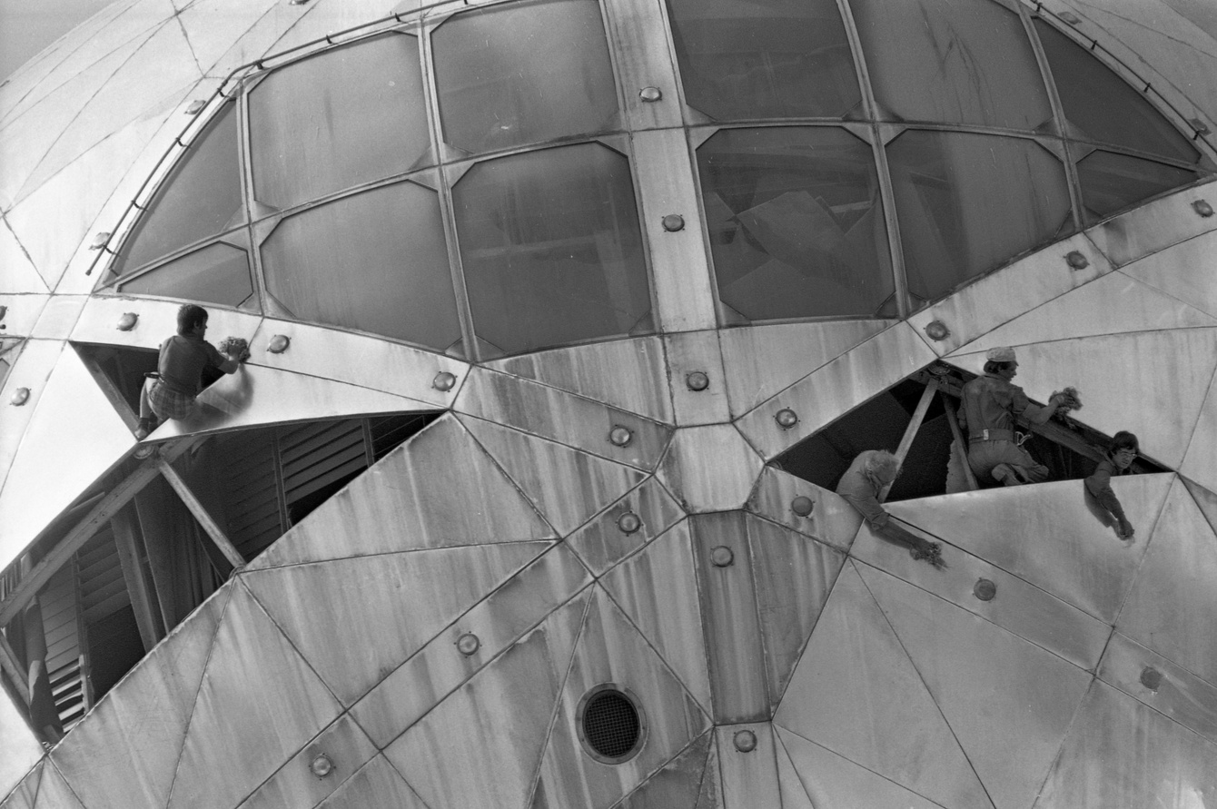 JOUW VRAAG. Hoe werd het Atomium gebouwd? | BRUZZ