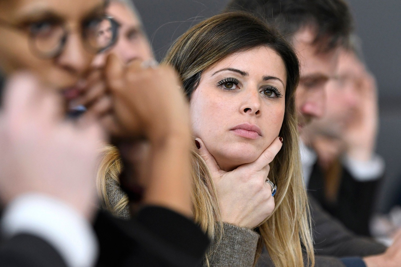 Staatssecretaris Ben Hamou kondigt zwangerschap aan tijdens commissie ...