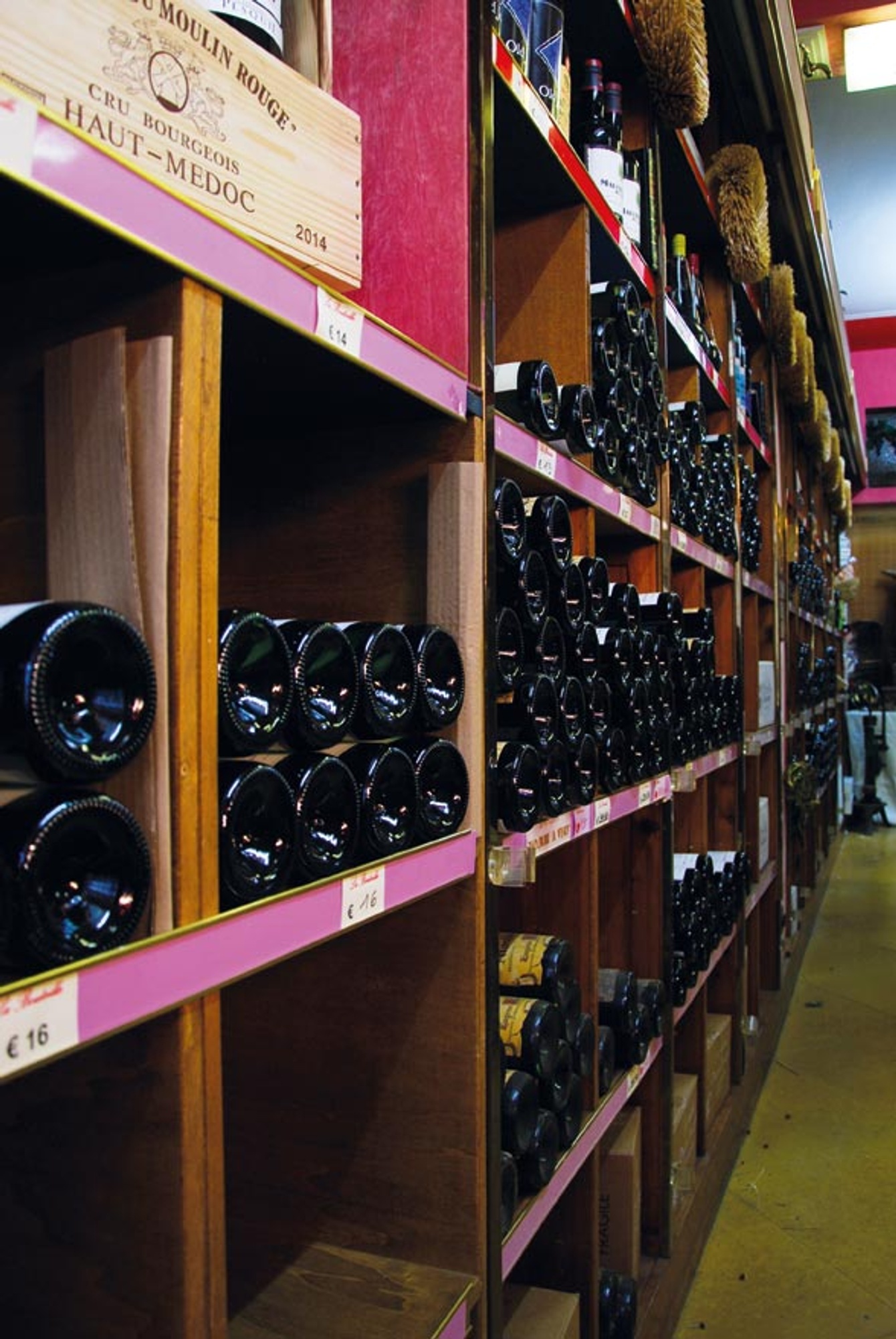 BRUZZ Guide - LES CAVES DE LA MAISON J. DE BRUYN | BRUZZ