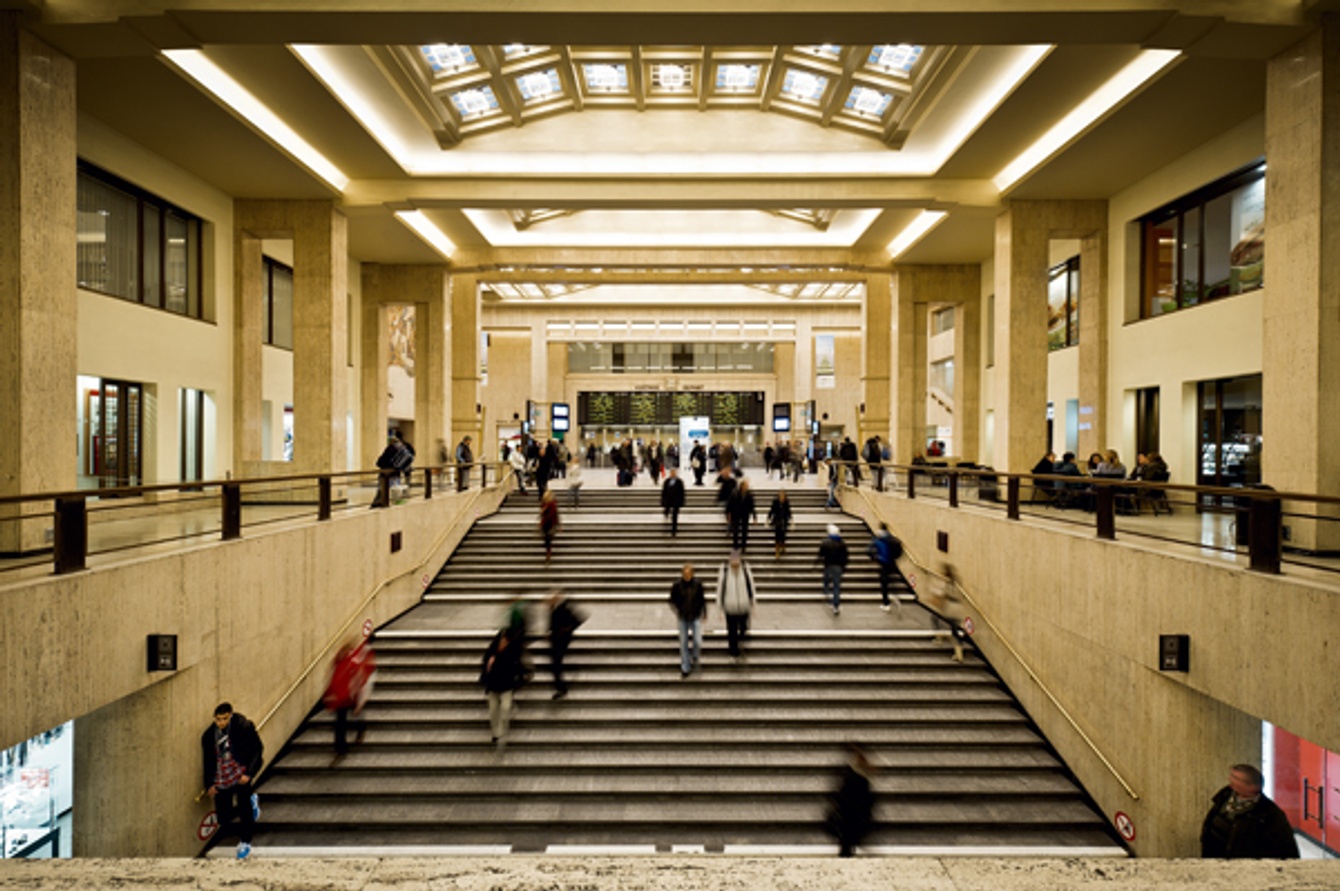 100 jaar Brussel Centraal: van nachtmerrie tot station | BRUZZ