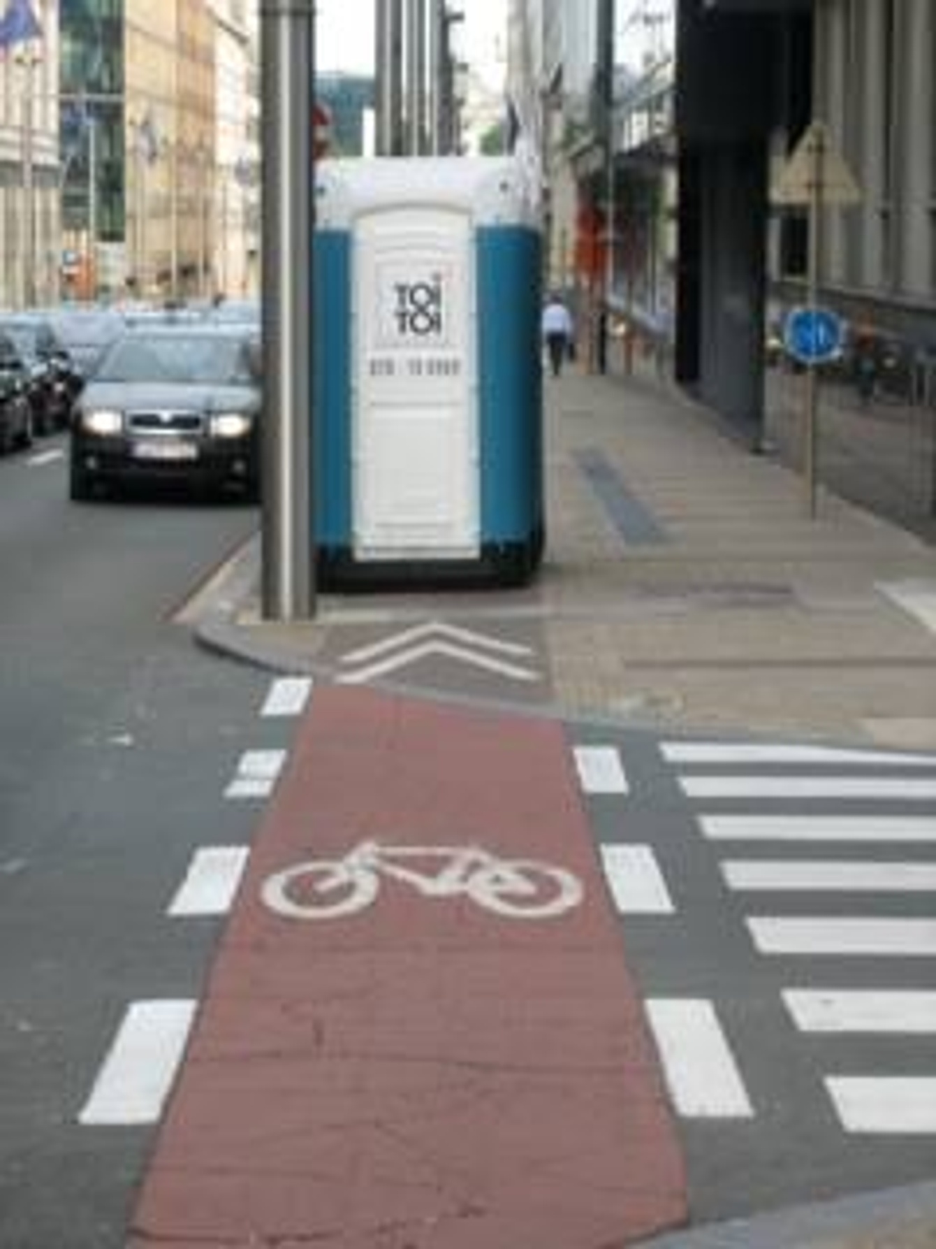 Brussels' Bike Solutions toont absurde fietssituaties | BRUZZ