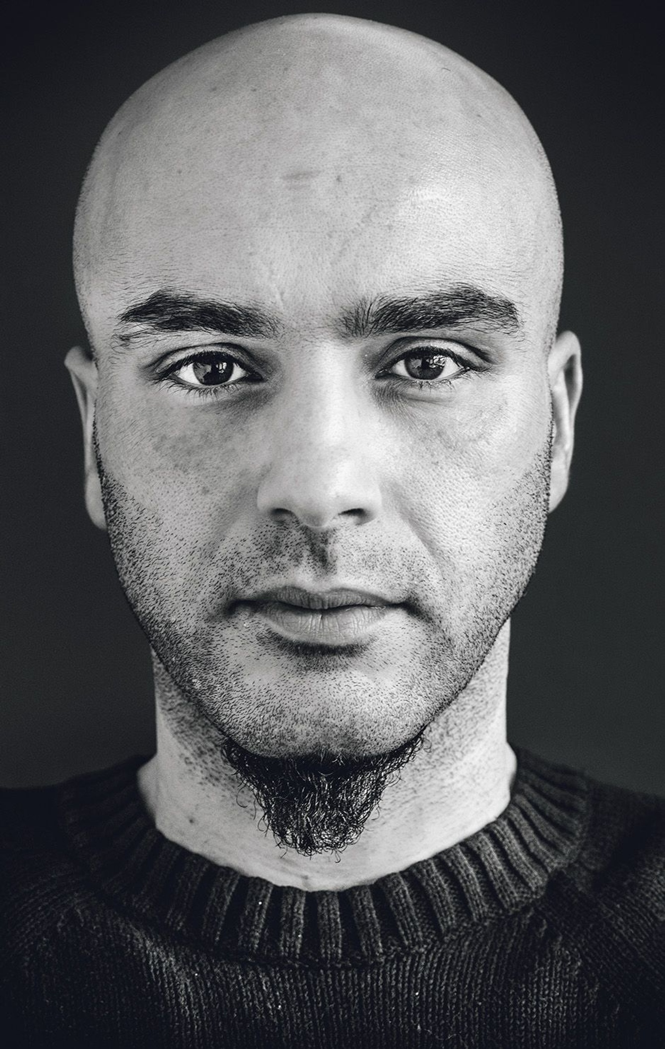 Le livre en plusieurs langues d'El Bachiri connaît un franc succès | BRUZZ