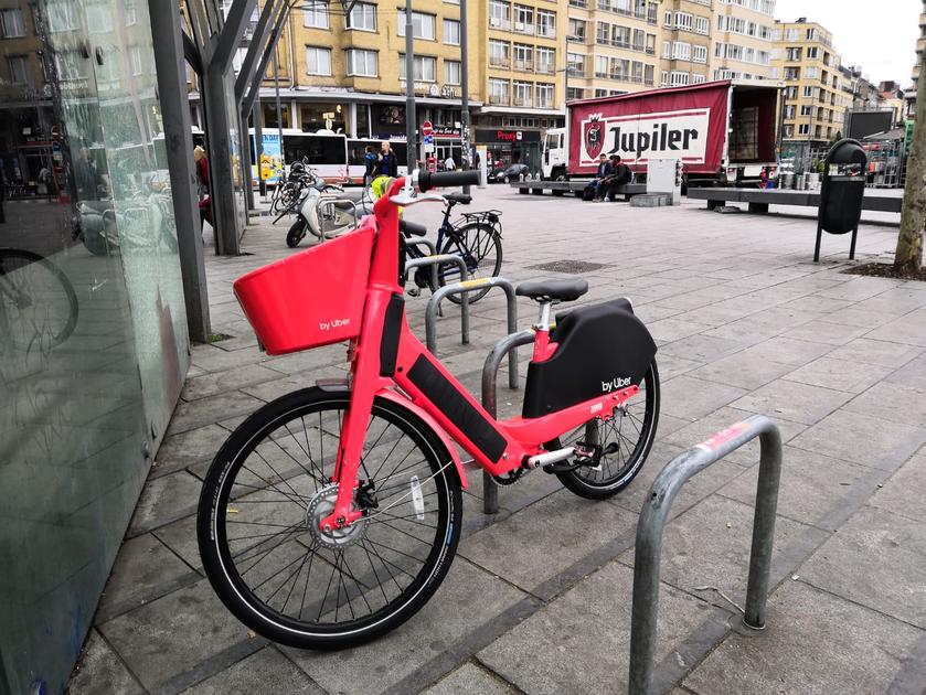 Gezien: dit zijn de nieuwe elektrische deelfietsen van Uber | BRUZZ