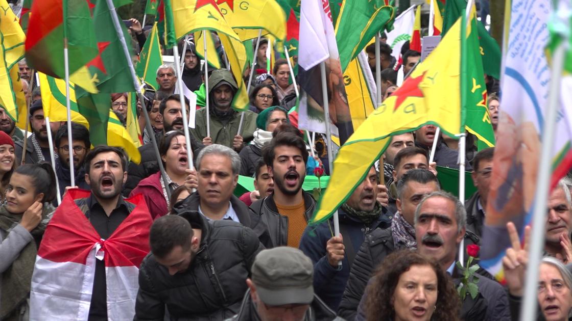 Koerden klagen afzijdigheid aan van Europese Unie | BRUZZ