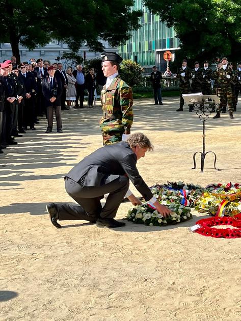 Einde WO II herdacht aan Graf van Onbekende Soldaat | BRUZZ