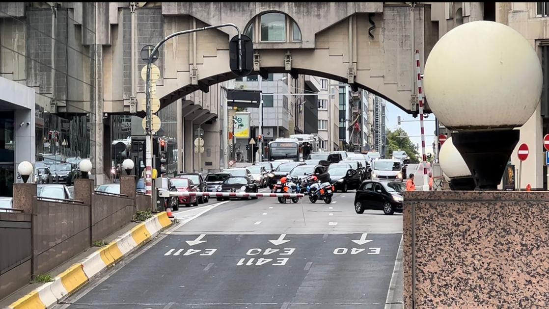 Avondspits fel verstoord door motorongeval in Belliardtunnel | BRUZZ