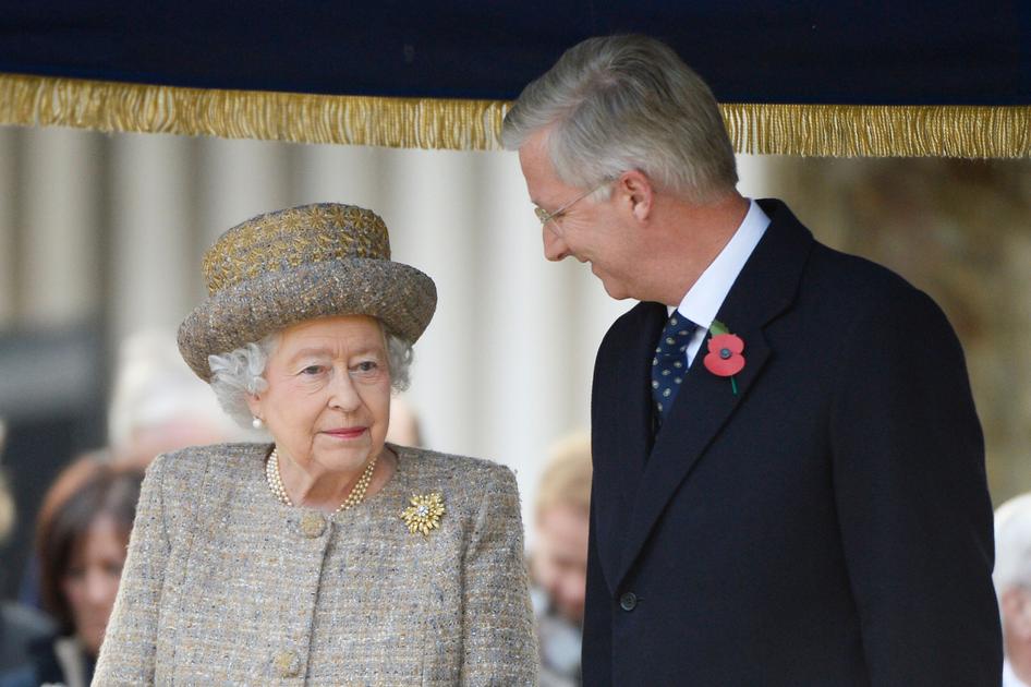 Van 'grote dame' tot 'icoon': ook Brussel rouwt na overlijden Queen | BRUZZ