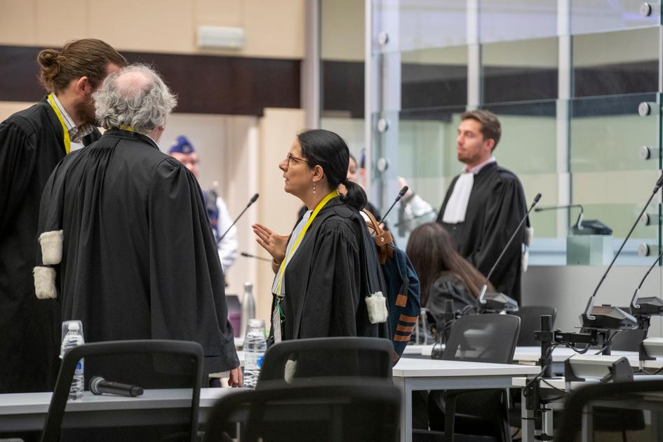 Politieman in tranen bij beschrijving tussenkomst in Maalbeek | BRUZZ