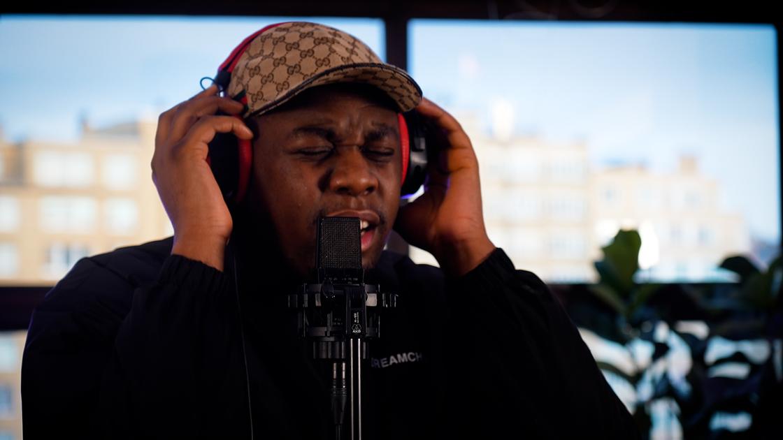 Hiphopweek: Bryan MG brengt 'Hushpuppi' live | BRUZZ