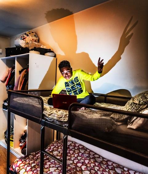 Enzo (13): 'Later wil ik comedian worden, zoals Eddie Murphy' | BRUZZ