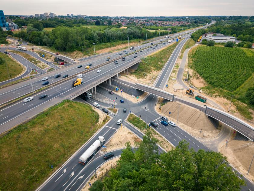 Verkeerscomplex Vilvoorde-Koningslo op Brusselse ring volledig vernieuwd | BRUZZ