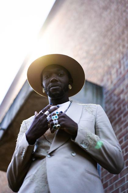 Langspeelfilmdebuut 'Augure' van Baloji in wereldpremière in Cannes | BRUZZ