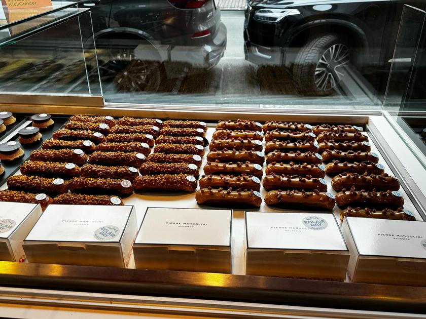 Brusselse bakkers verkopen éclairs, soezen en sjoekes voor het goede ...