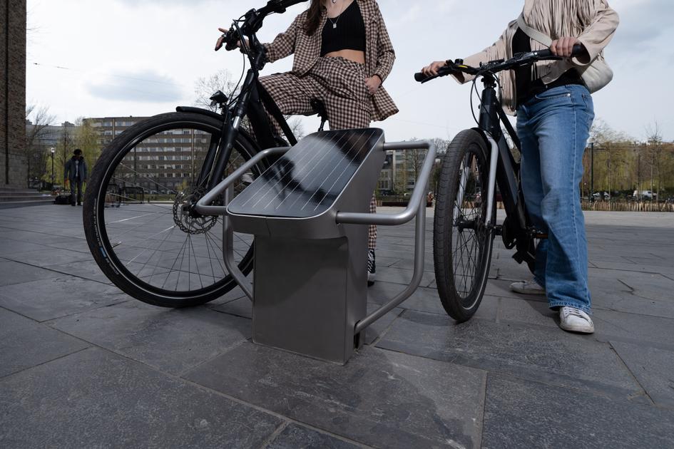 De eerste beveiligde fietsrekken geplaatst in drie Brusselse gemeenten ...