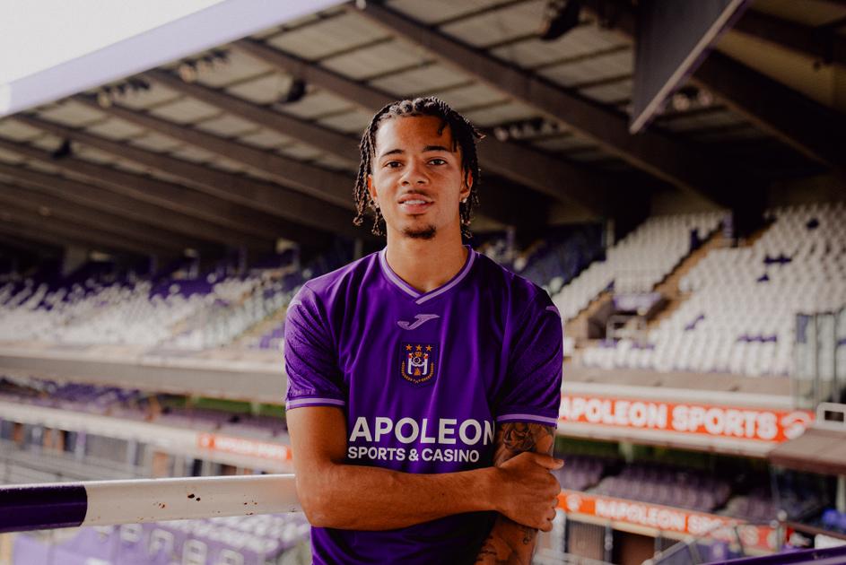 RSC Anderlecht heeft Engelse winger Samuel Edozie beet | BRUZZ