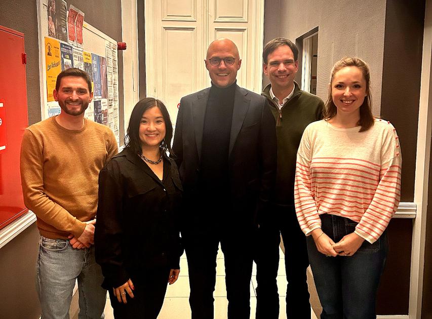 Schepencollege Watermaal-Bosvoorde voltallig, Hang Nguyen waarnemend ...