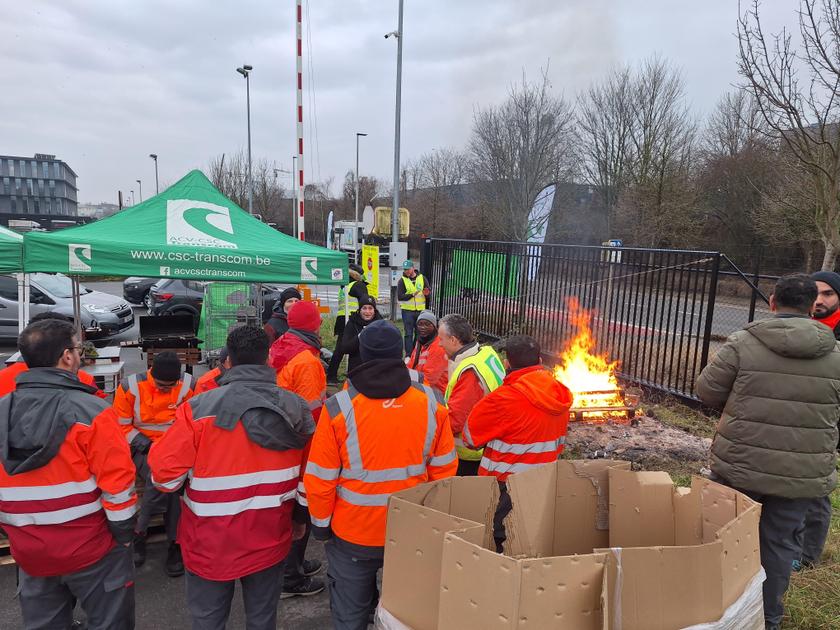 Brussels bpost-sorteercentrum blijft geblokkeerd | BRUZZ