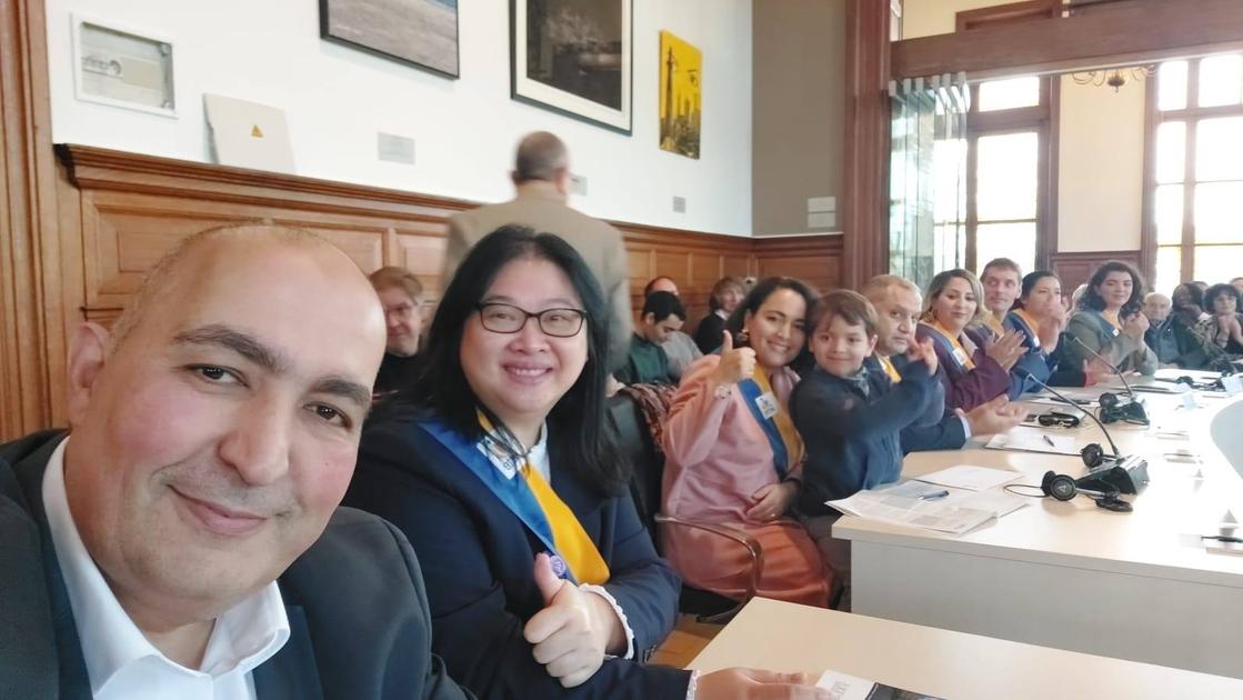 Resleskort limited English however good enough to enjoy