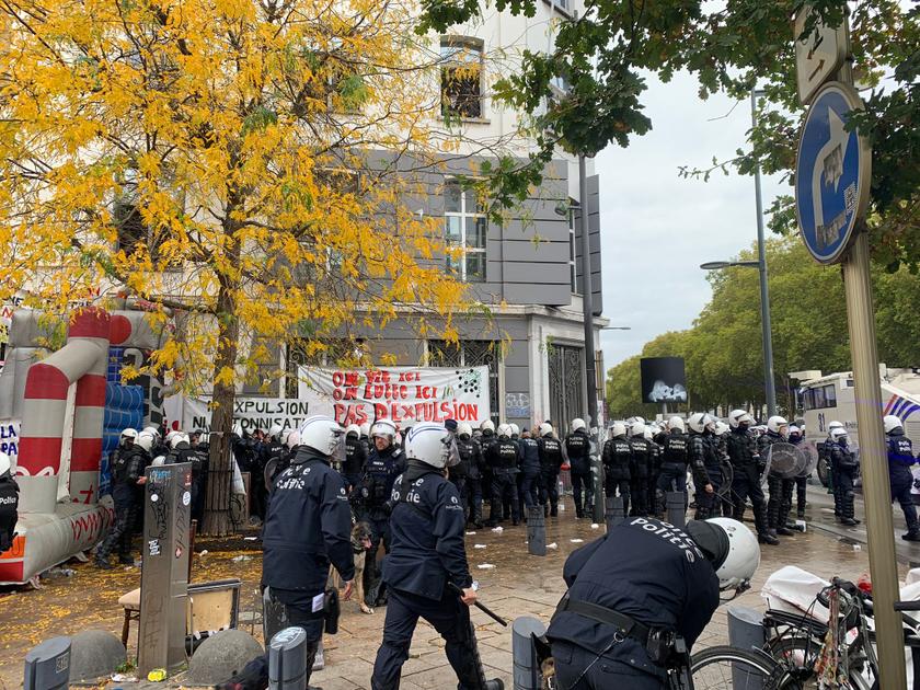 Zone Neutre: ‘Geweld bij uitzetting Luchtvaart­square was onevenredig ...