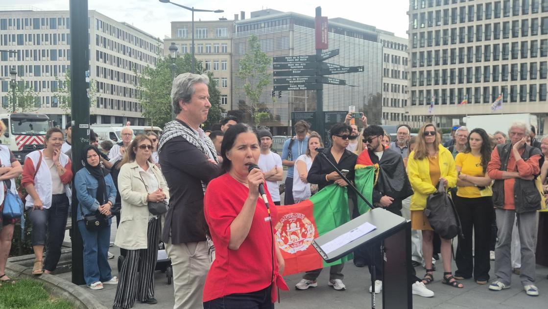 Amnesty betoogt op het Troonplein tegen de komst van de Taliban naar ...
