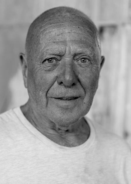 Koenraad Tinel over Brancusi: 'Beeldhouwen voel ik aan mijn lijf' | BRUZZ