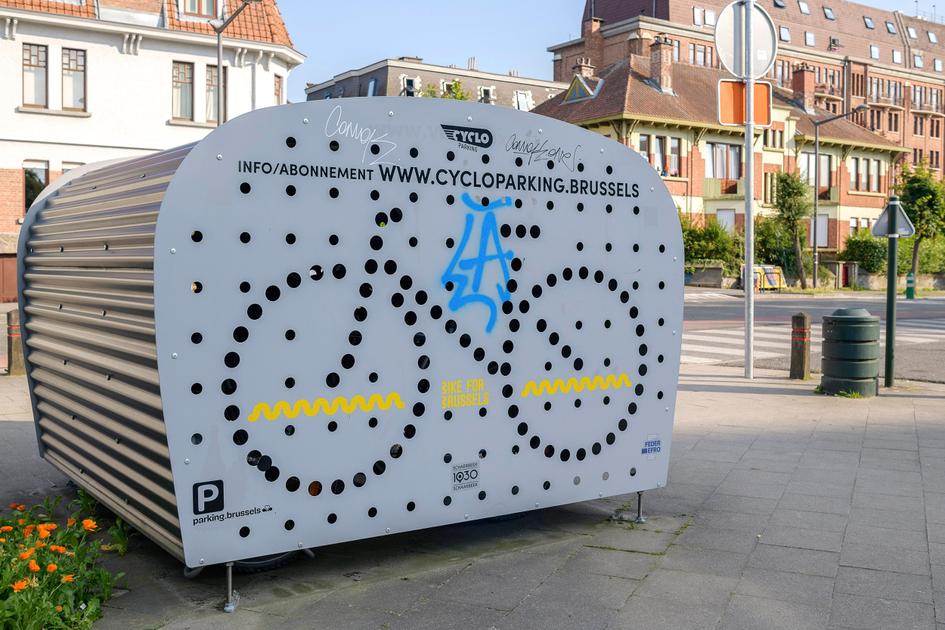 Twaalf nieuwe fietsboxen voor Laken, duizenden mensen staan nog op ...