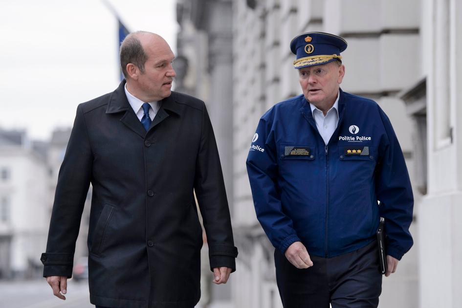 Campagne tegen etnisch profileren door politie van start | BRUZZ