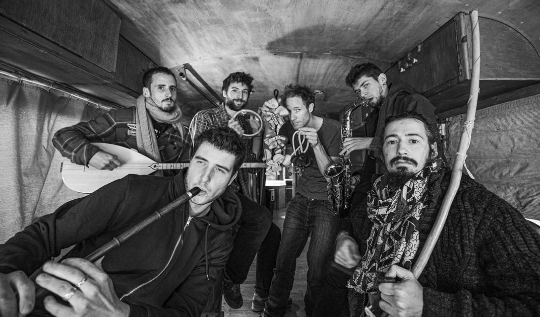 Azmari: a musical flying carpet, ready for take-off | BRUZZ