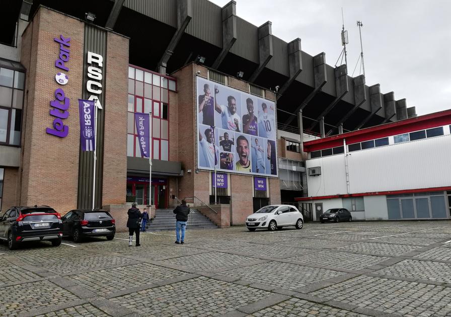 Het stadion van Anderlecht behoudt de naam' Lotto Park' | BRUZZ