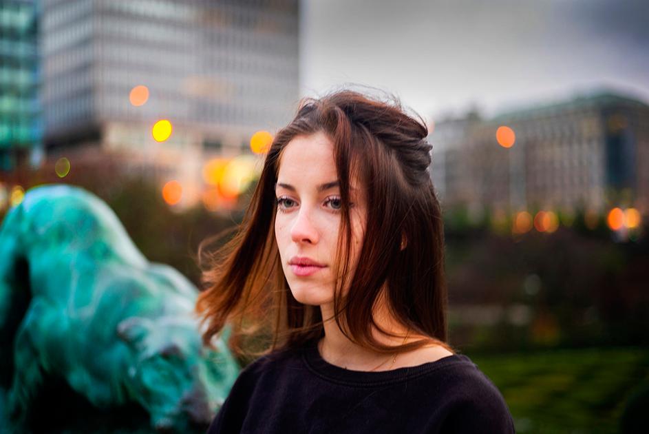 Iliona: 'La beauté et le bonheur sont là, à portée de main' | BRUZZ