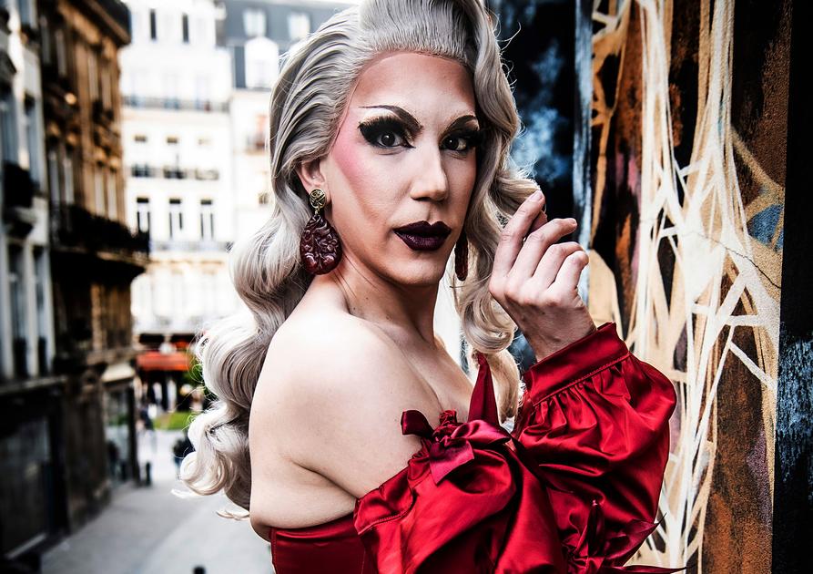 Dragqueens in Brussel: glitter, glamour en gladde buiken | BRUZZ