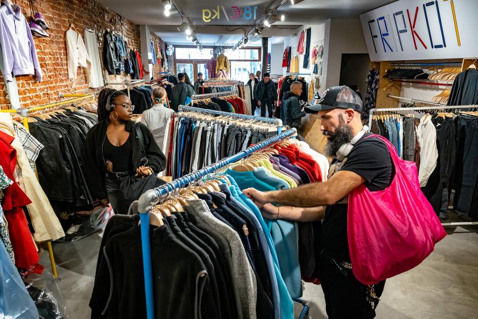 Tweedehands per kilo: goedkoop winkelen of nieuwe vorm van ...