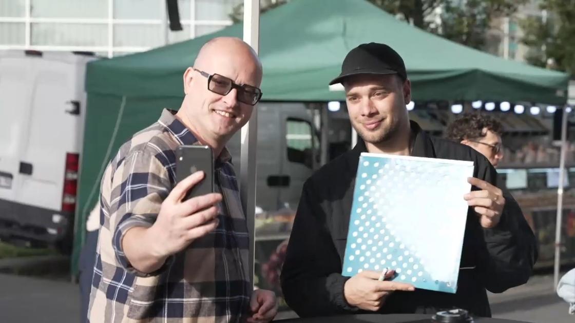 Brihang brengt nieuwe plaat aan de man op Zuidmarkt | BRUZZ