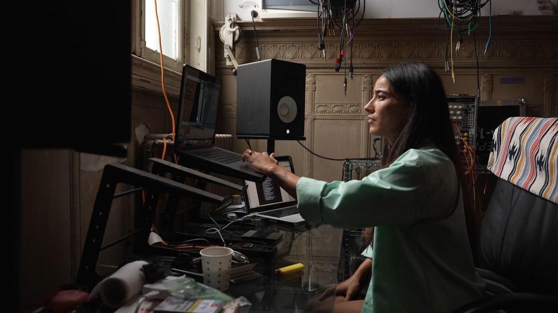 Mika Oki: 'Every Wednesday we stream from Brussels for LYL Radio' | BRUZZ