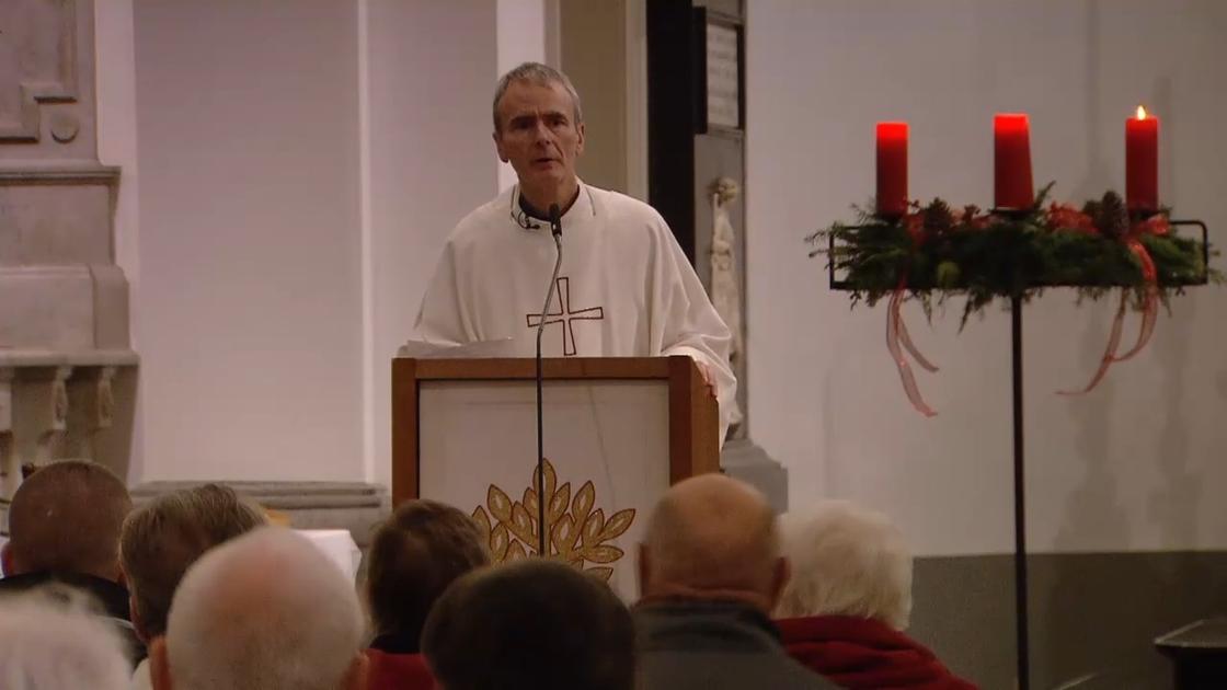 Nachtmis met pastoor Tony in Ukkel: 'Ieder voor zich, dat kan zo niet ...