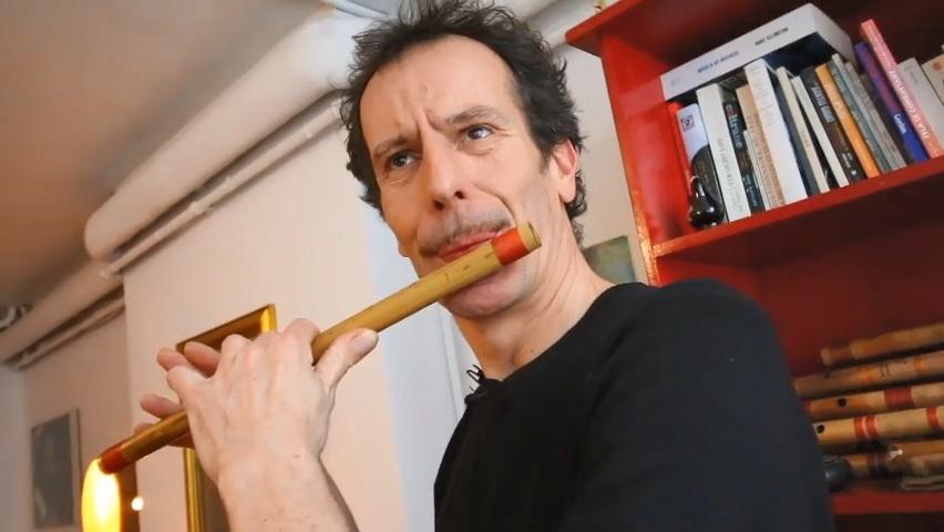 Frédéric Becker: 'Ik ontdekte de saxofoon een beetje in het geheim' | BRUZZ